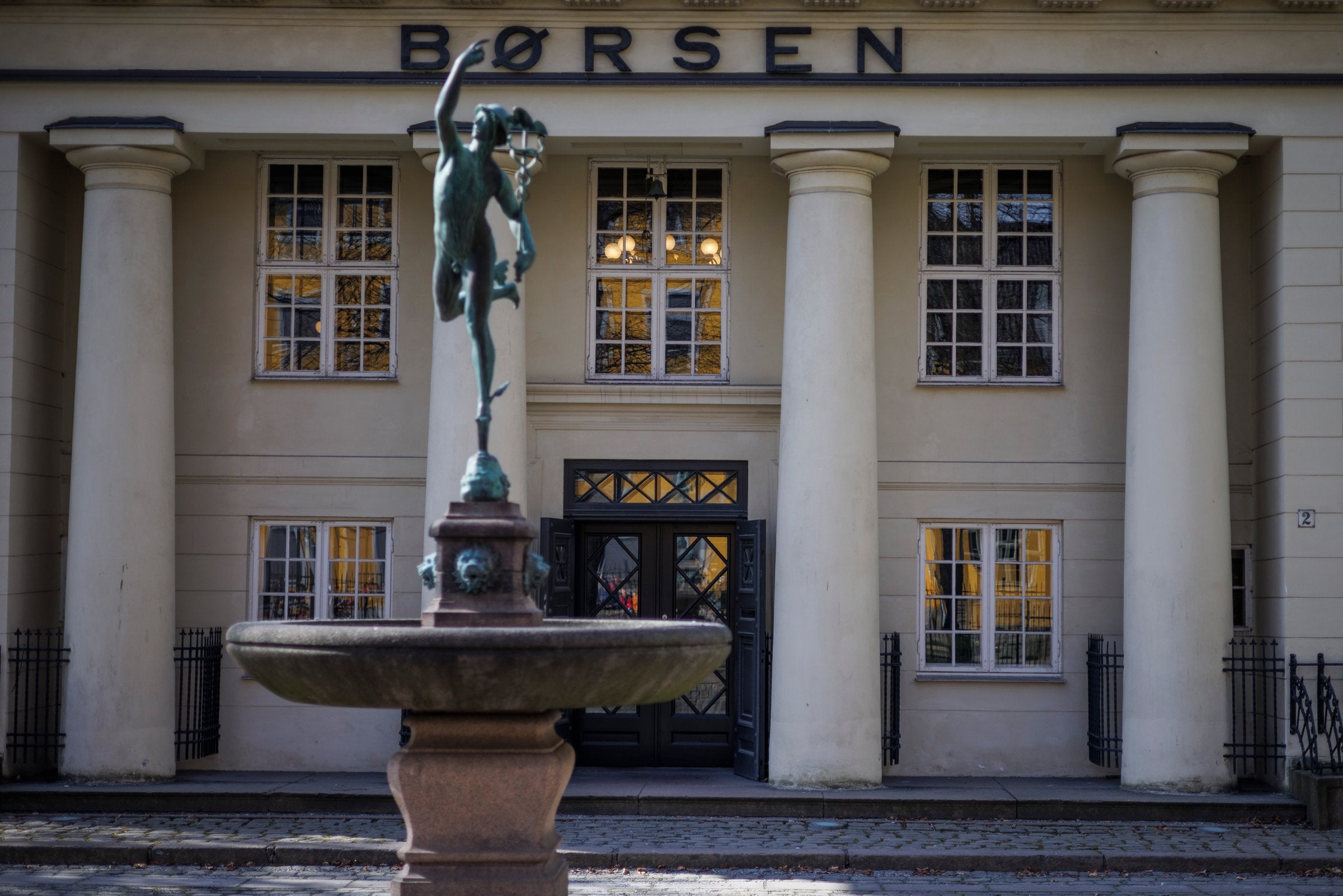 Tallslipp får stormende applaus – Oslo Børs ender marginalt opp | DN