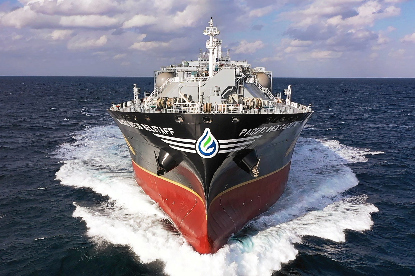 Pacific Gas orders up to four dual-fuelled VLEC newbuildings