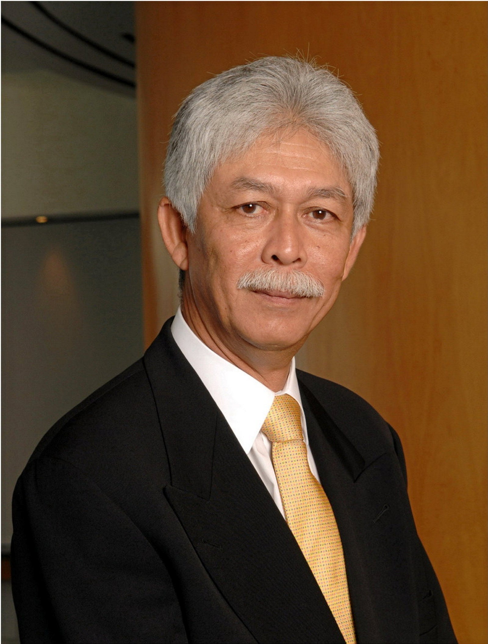 Shell and Saudi Aramco vie for LNG assets of Singapore’s Pavilion ...