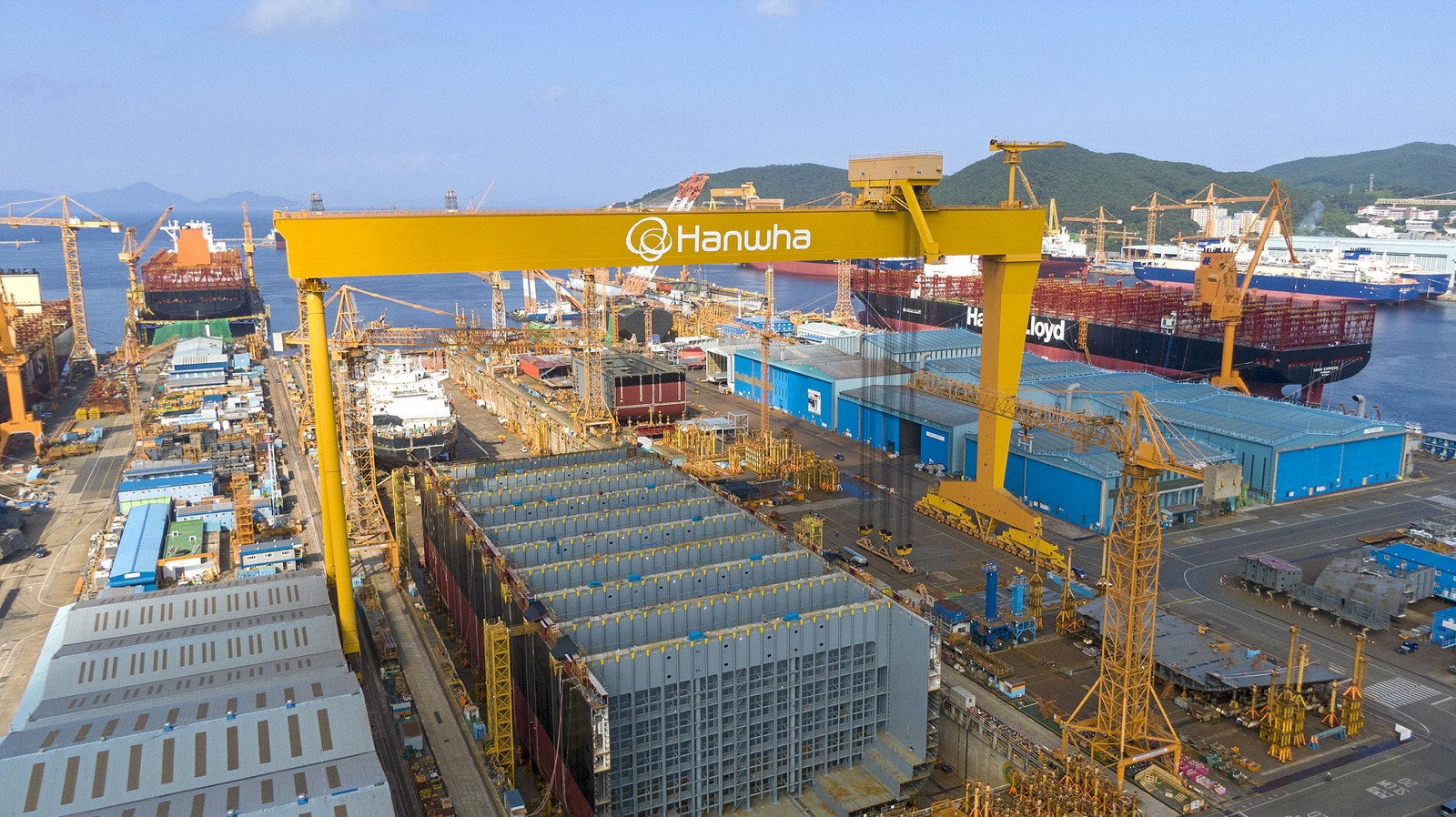 QatarEnergy stages 12-ship LNG berth grab at Hanwha Ocean