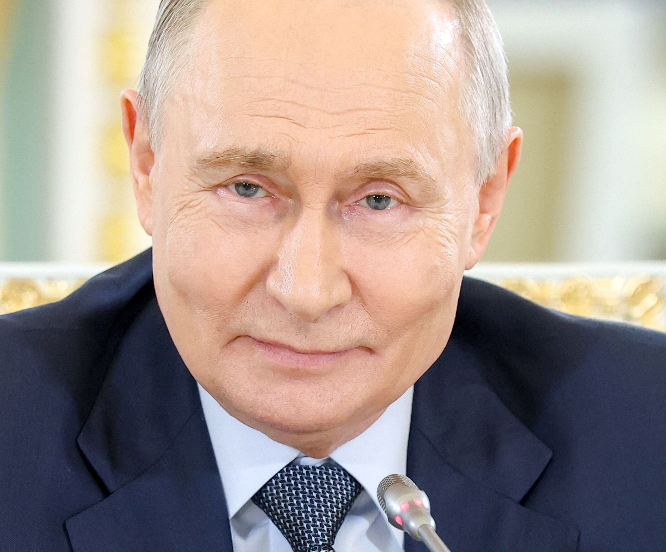 Putin demands nuclear ice breaker drive to open up Arctic shipping
