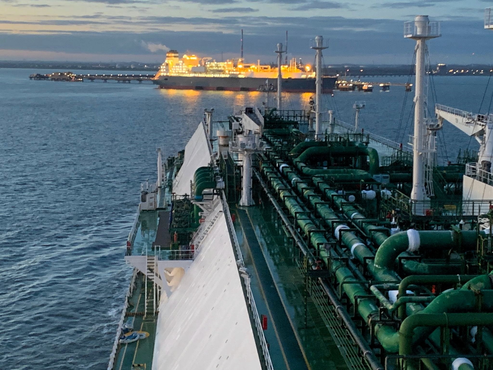 LNG spot charter rates turn upwards amid talk of dead cat bounce