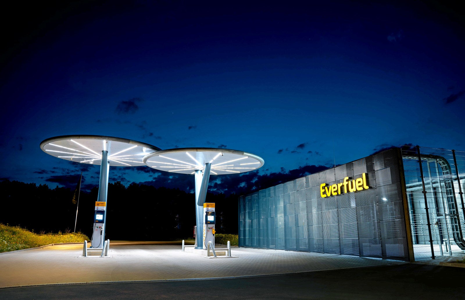 No hydrogen for a month | Woes continue for Everfuel filling stations ...