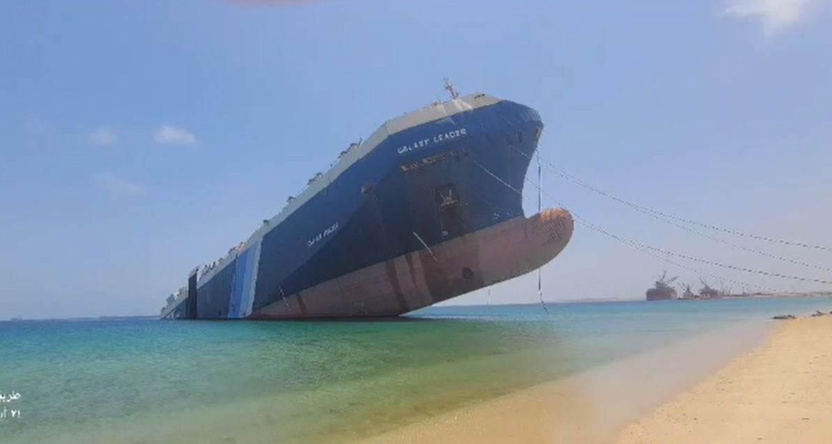 Video appears to show hijacked Galaxy Leader partially sunk off Yemen