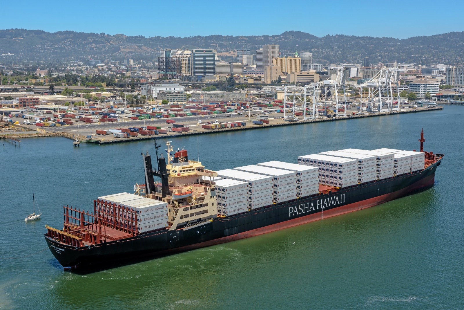 Pasha Hawaii sells veteran Jones Act container ship for recycling