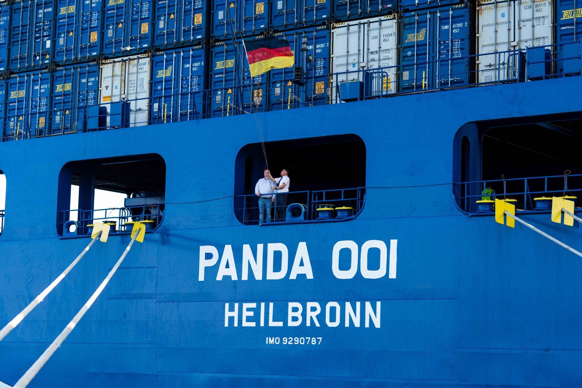 Lidl-owned shipping line to place entire fleet under German flag