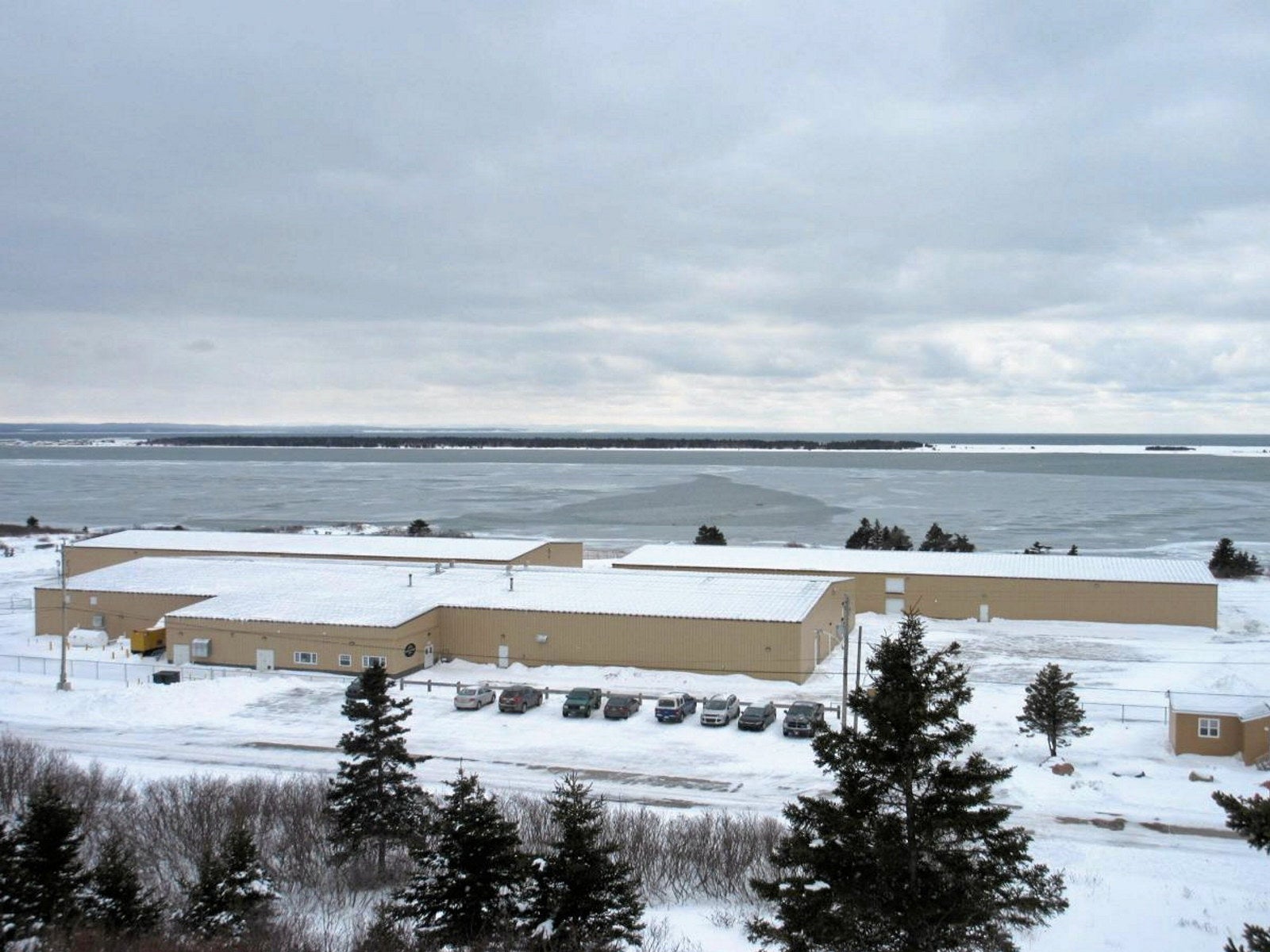 Nearly six years later, Mowi Canada salmon expansion plan remains mired ...