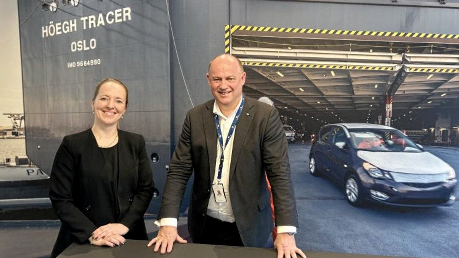Hoegh Autoliners orders giant car carrier newbuildings by the dozen
