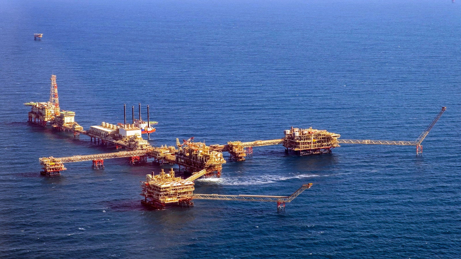 Contractors battle for Adnoc’s Lower Zakum offshore expansion project ...