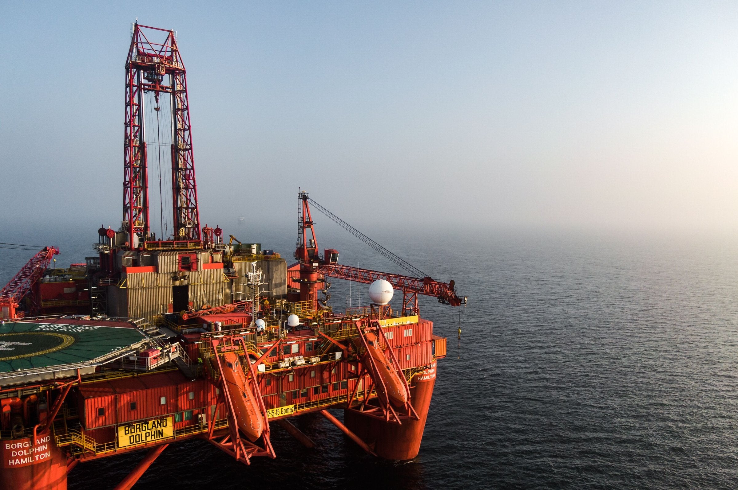 Norwegian offshore driller Dolphin lands binding deal for semisub ...