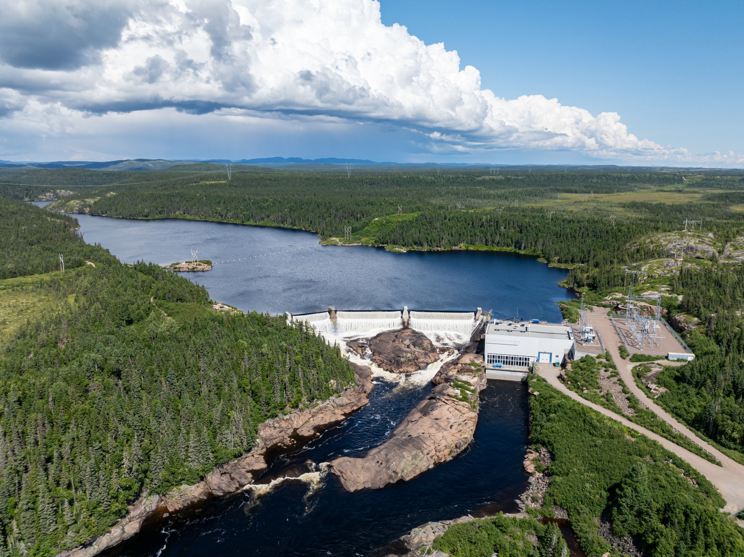 Plug Power selected as electrolyser supplier for 275MW Canadian green ...