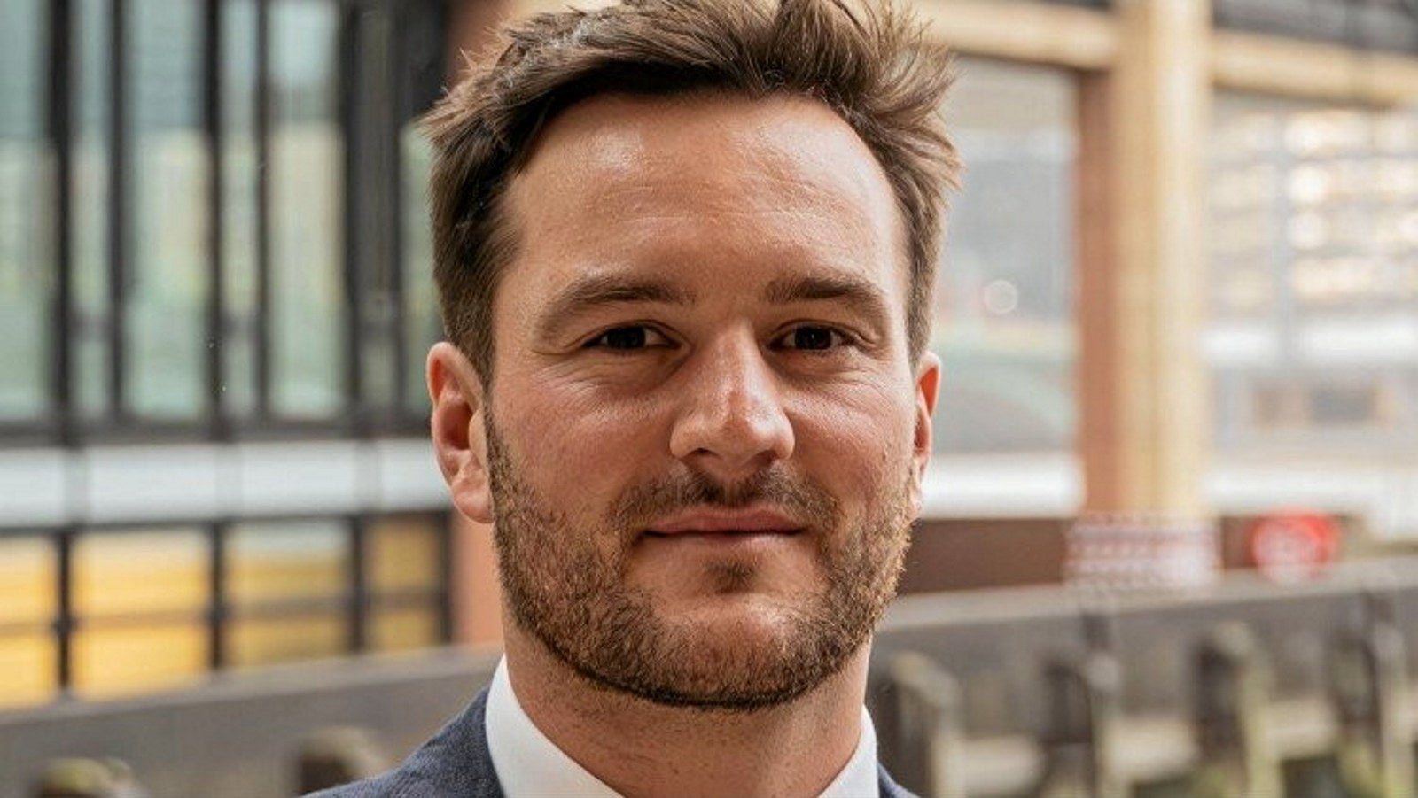 Seasure broker Charlie Long completes initial line-up at new London ...