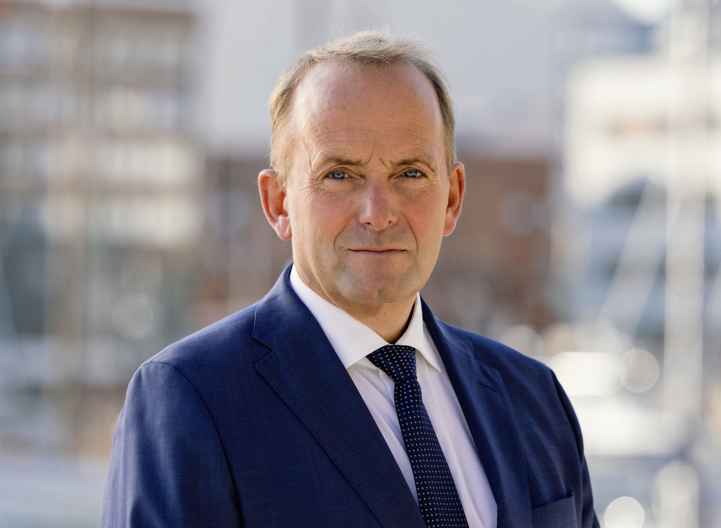 Går hardt ut mot politisjef: – Har diskvalifisert seg fra å lede ...