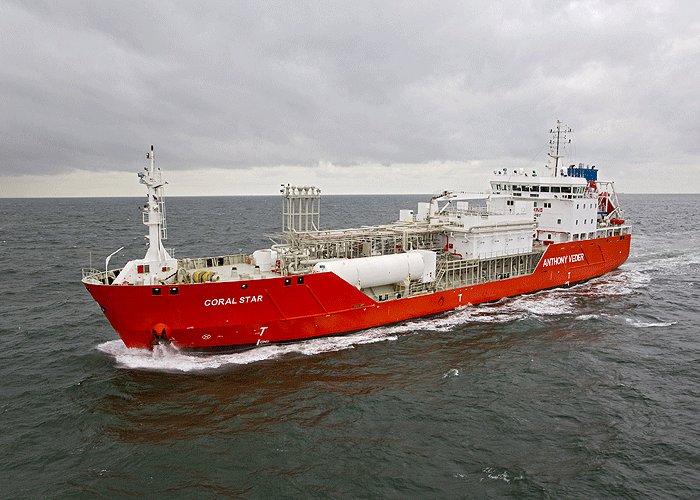 LNG-fuelled LEG ships debut
