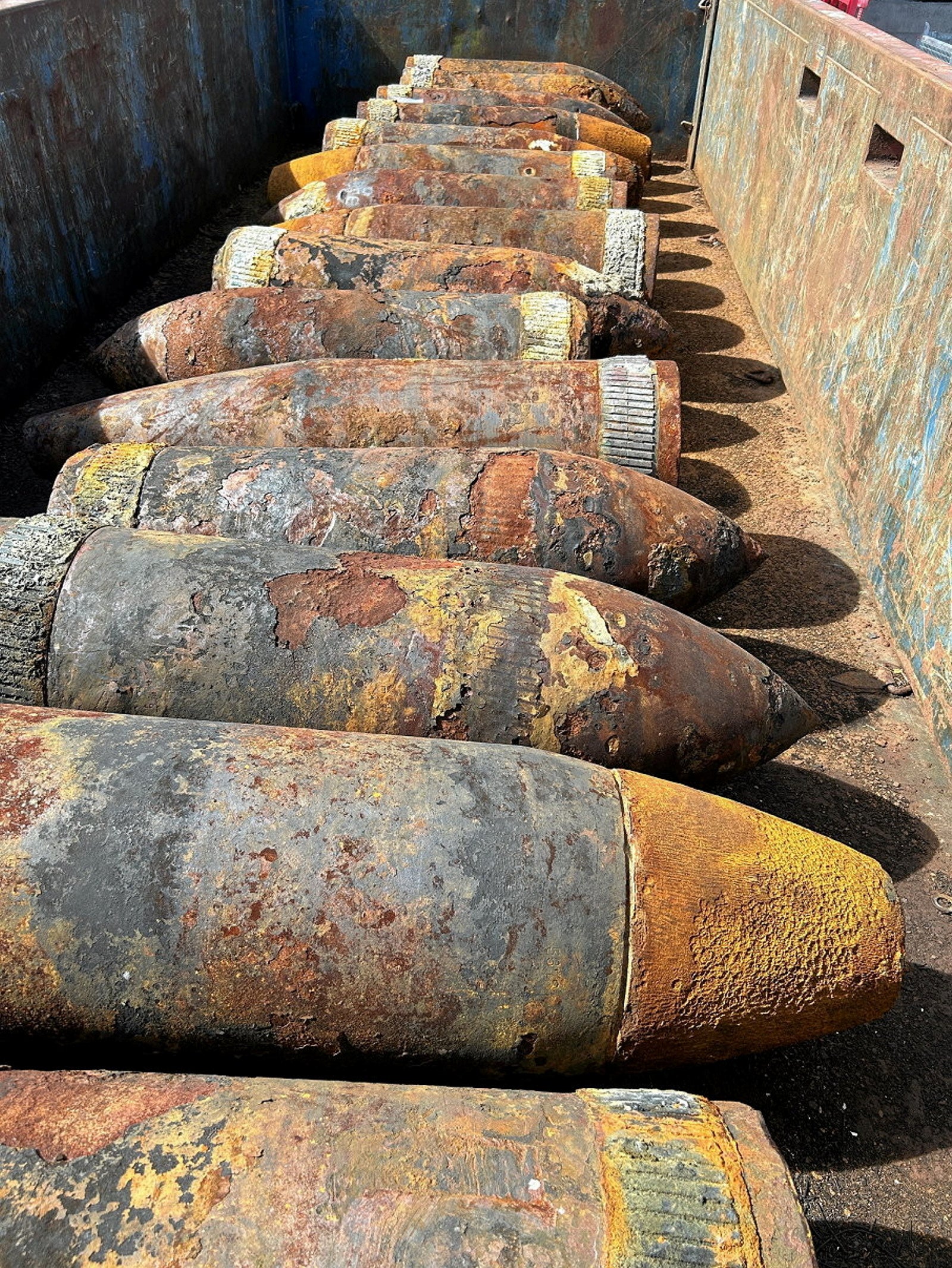 Offshore wind taps military know-how for first time over giant WW2 bomb ...
