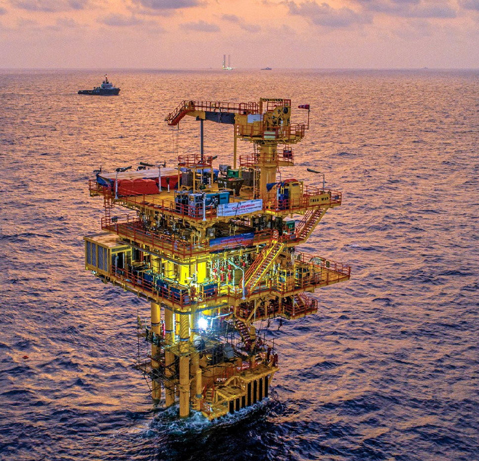 Petronas Carigali lines up Dayang's accommodation vessels for Malaysian ...