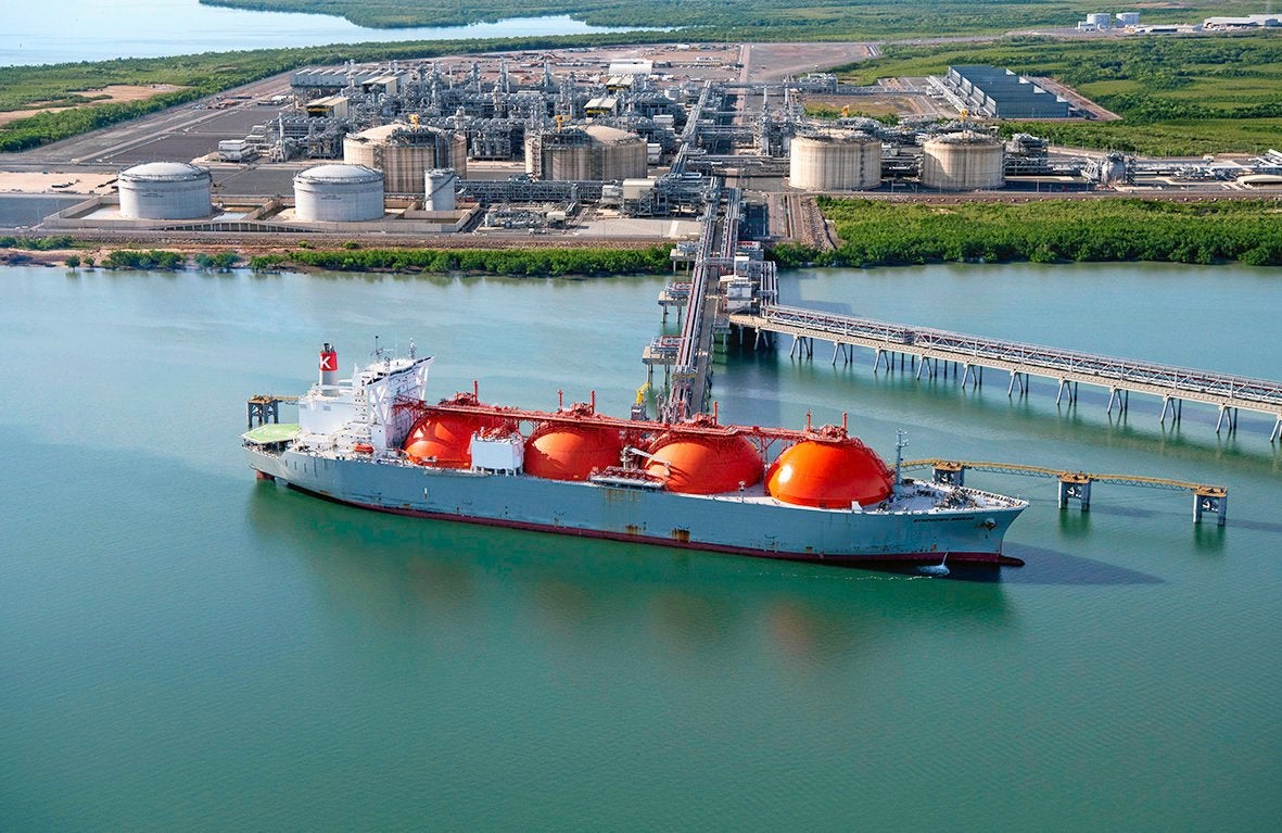 Eleventh-hour talks avert strike action at flagship Australia LNG ...