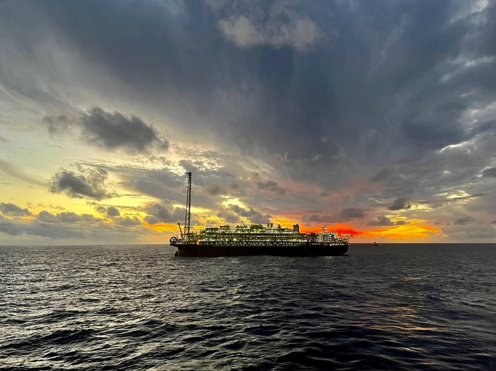 First oil: Modec FPSO starts production at giant Brazilian field | Upstream